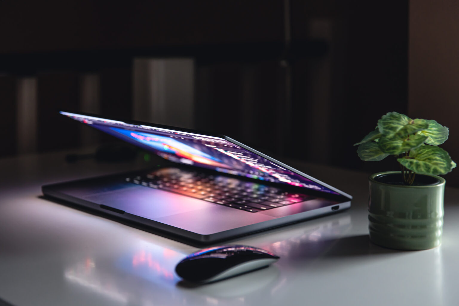 Steam Deck vs Gaming Laptop: In-Depth Comparison for 2025